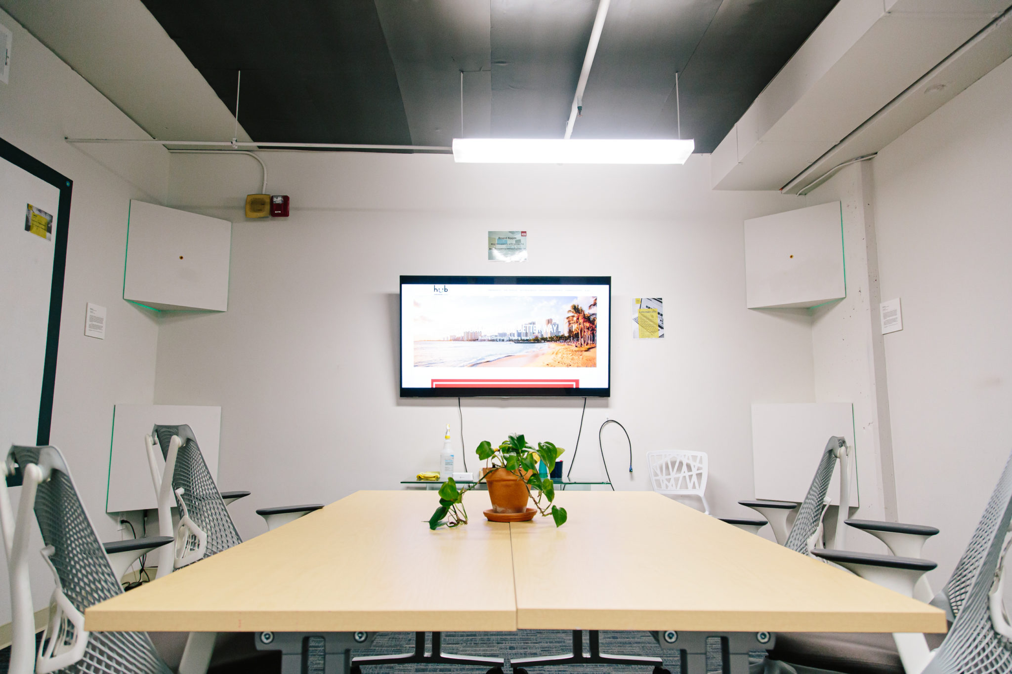 Meeting and Event Spaces - Hub Coworking Hawaii